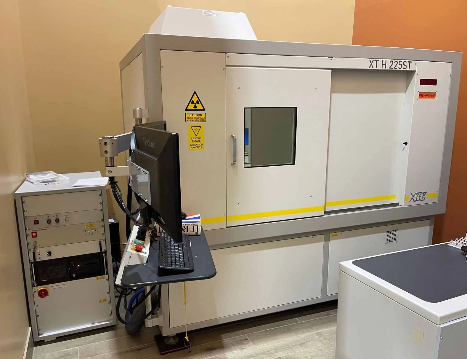 NIKON XTH 225 ST X-ray Equipment used for sale price #293645868, 2015 ...