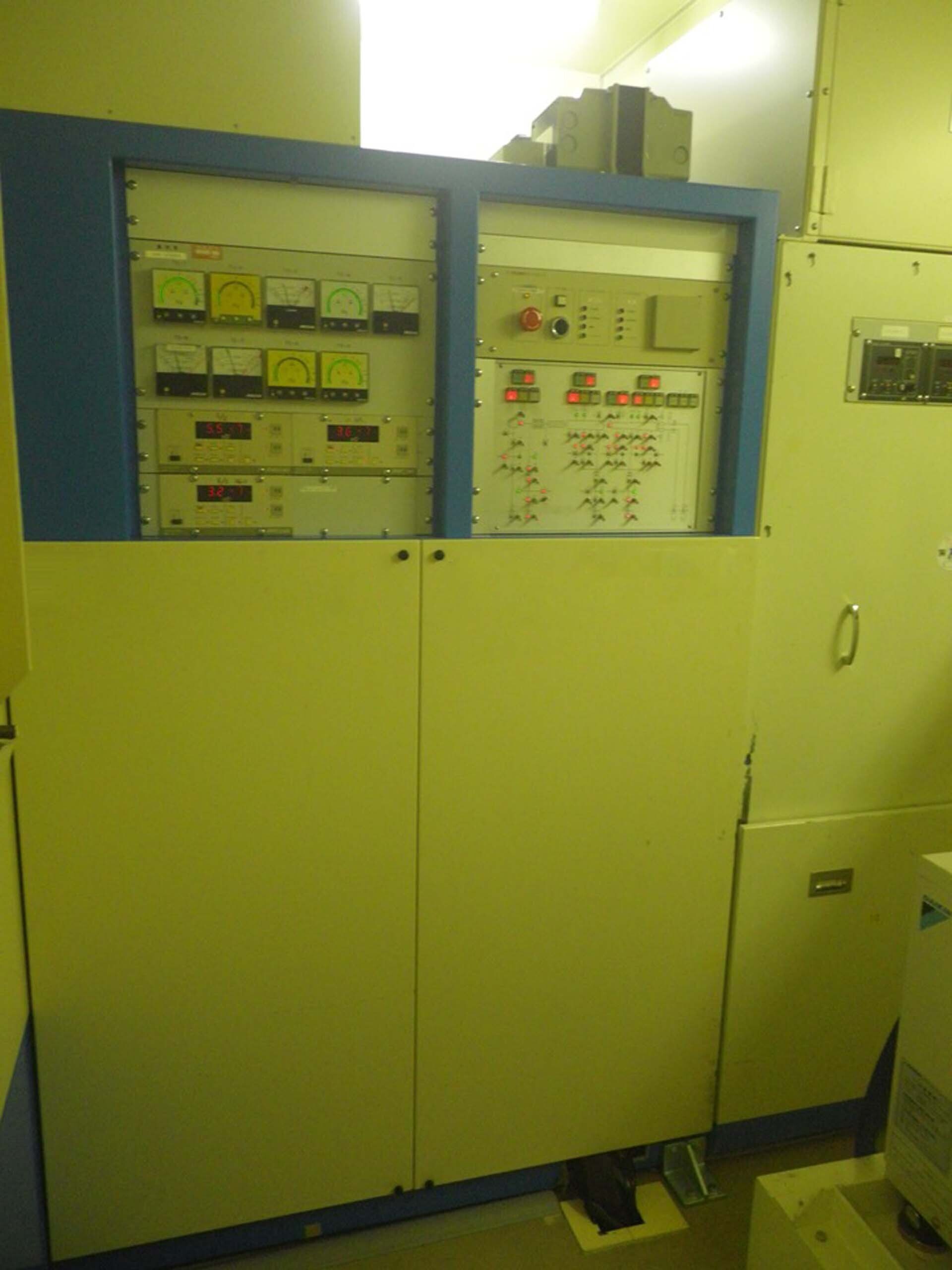 NISSIN NH-20D 이온 주입기 & 모니터 판매 가격 #9309523에 사용됨 > CAE에서 구매