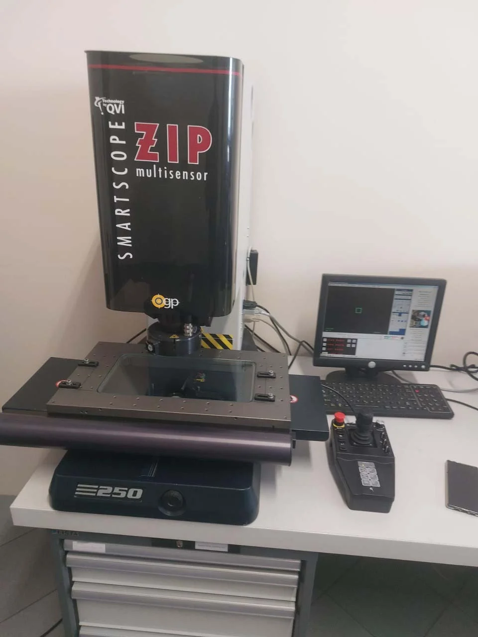 OPTICAL GAGING PRODUCTS / OGP SmartScope ZIP 250 Optical Comparator ...