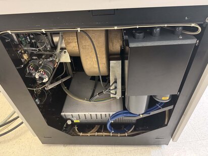 PANALYTICAL Axios Spectrometer used for sale price #293798323, 2006 ...