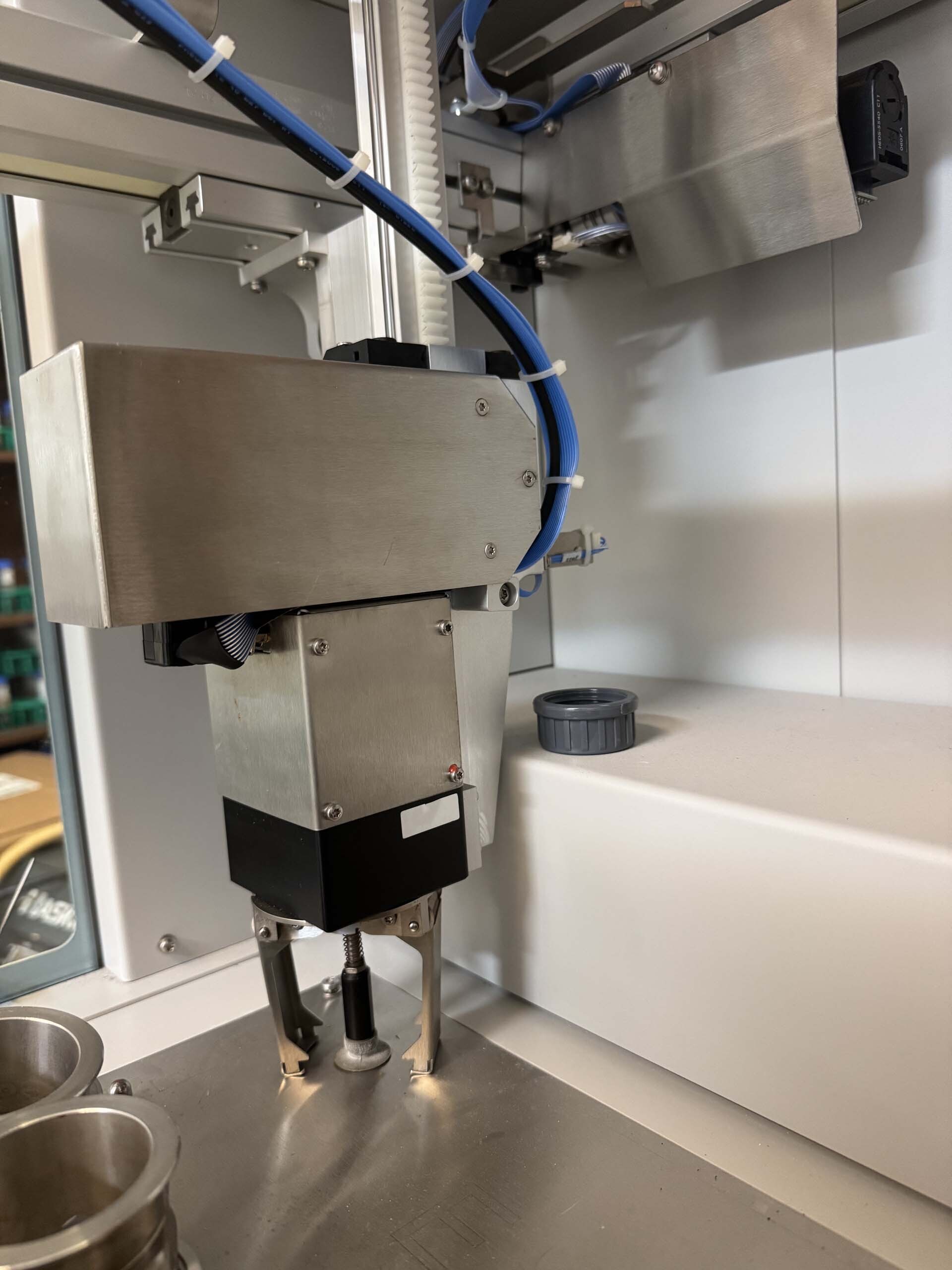 PANALYTICAL Axios Spectrometer used for sale price #293798323, 2006 ...