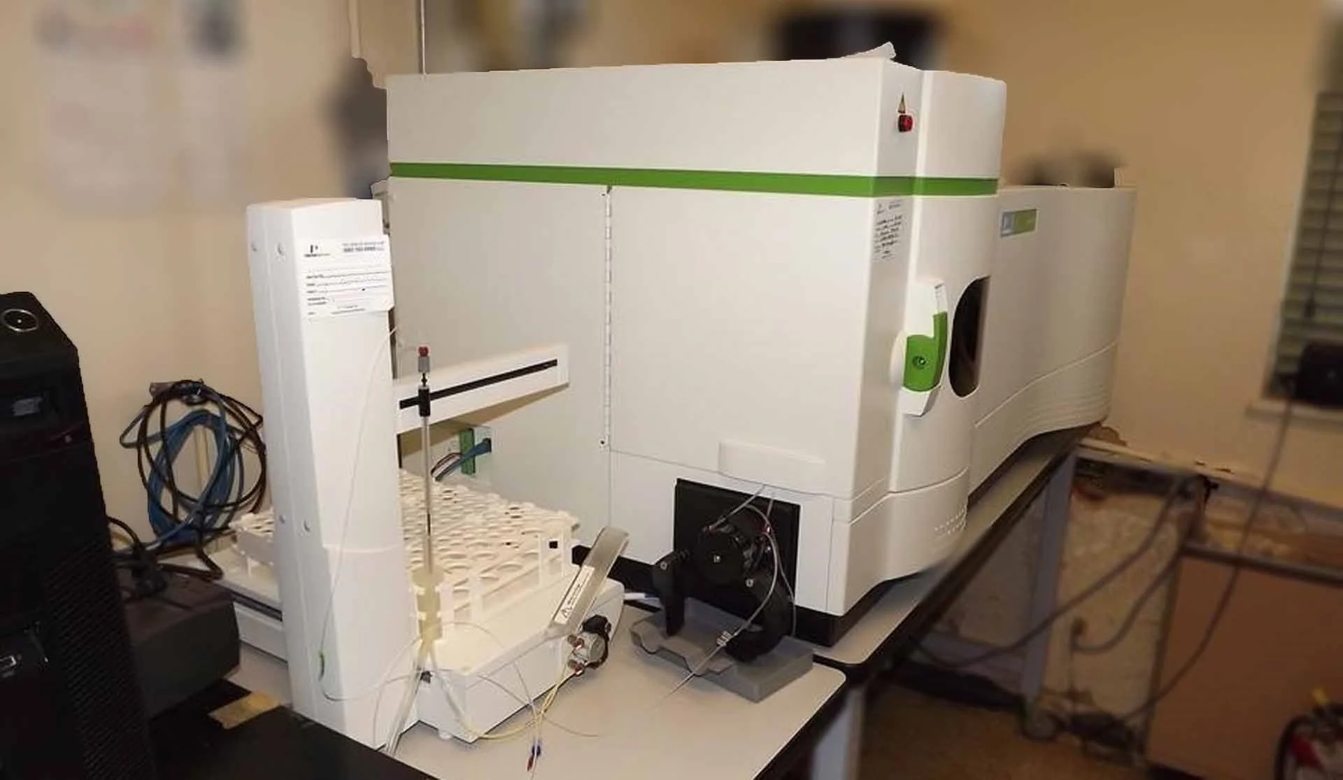 PERKIN ELMER Optima 8300 DV Spectrometer used for sale price #9222148 ...