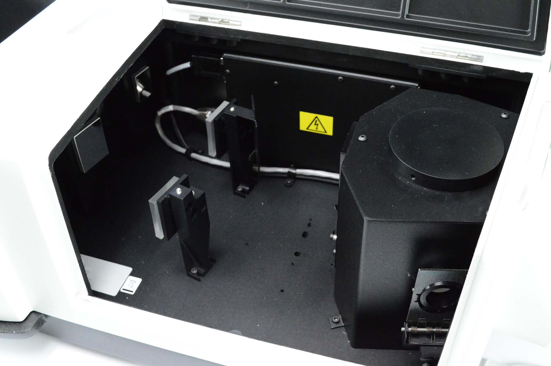 PERKIN ELMER Lambda 1050 익숙한 판매용 가격 #9366383, 2012 > 사다 from CAE