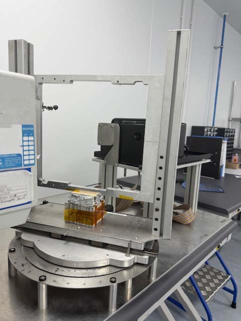 PERKIN ELMER Lambda 900 Spectrophotometer used for sale price ...