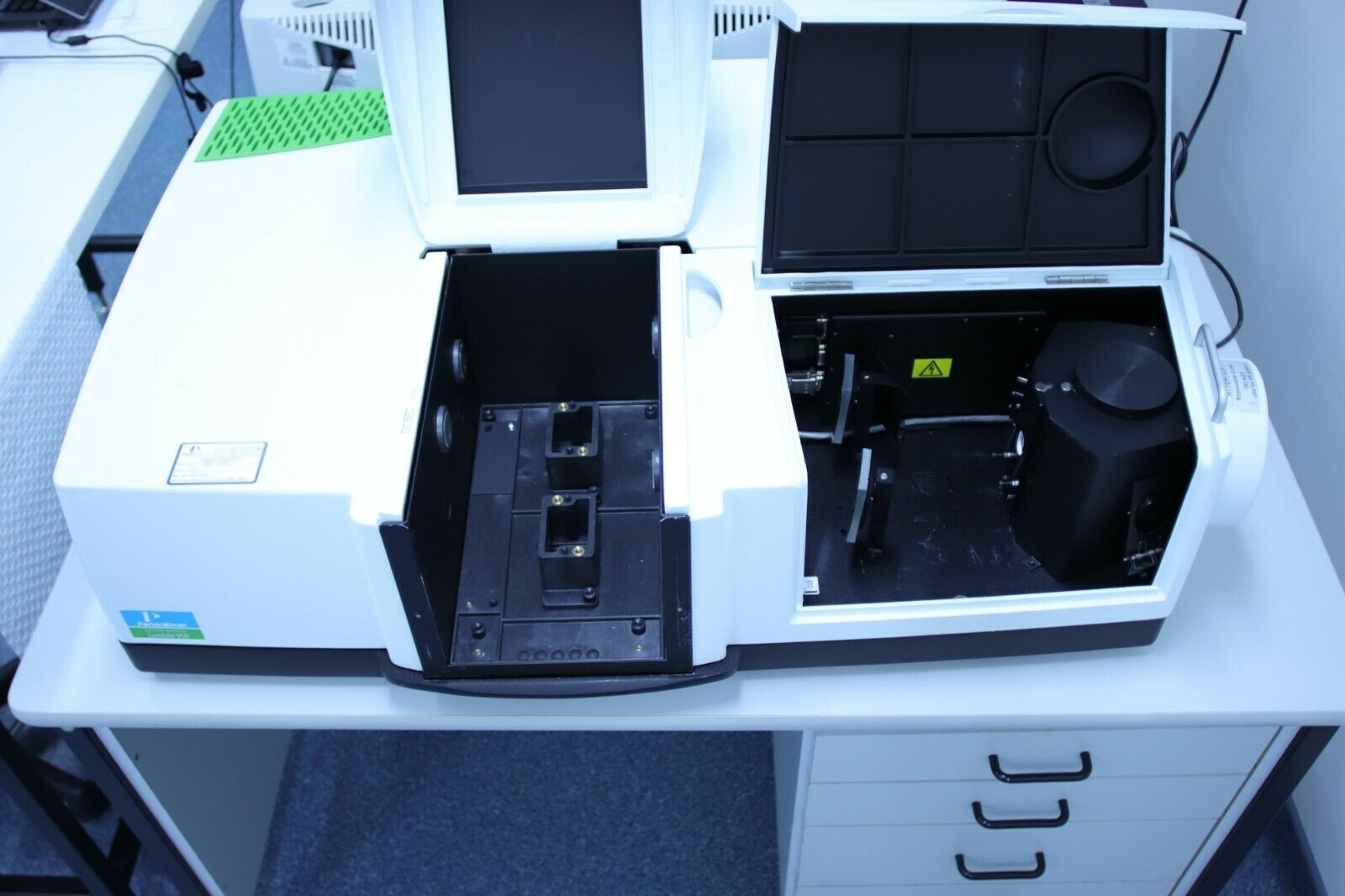 PERKIN ELMER Lambda 950 분광광도계 판매 가격 #9249609, 2014에 사용됨 > CAE에서 구매