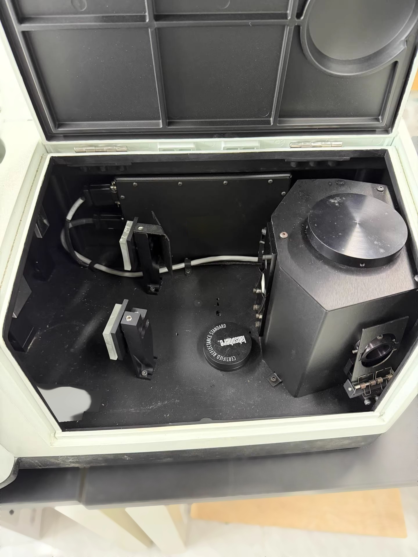 PERKIN ELMER Lambda 950 分光光度計 はセール価格 #293812123 で使用されています > CAE から購入