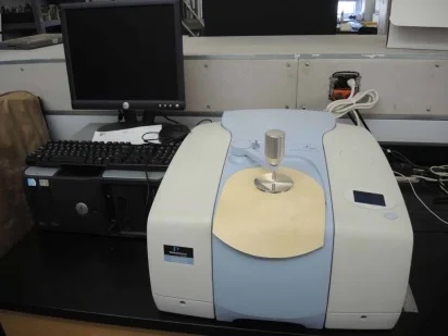 PERKIN ELMER Spectrum 100 Spectrophotometer used for sale price ...