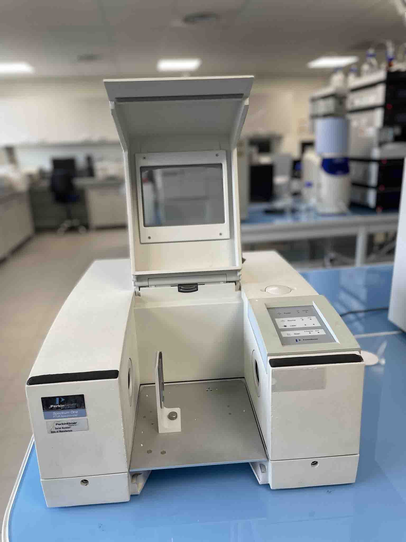 PERKIN ELMER Spectrum One 분광광도계 판매 가격 #293636338, 2003에 사용됨 > CAE에서 구매