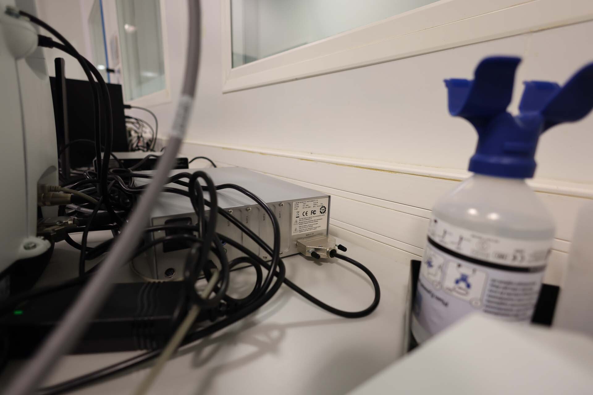 PERKIN ELMER Spotlight 200i Spectrometer used for sale price #293808962 ...