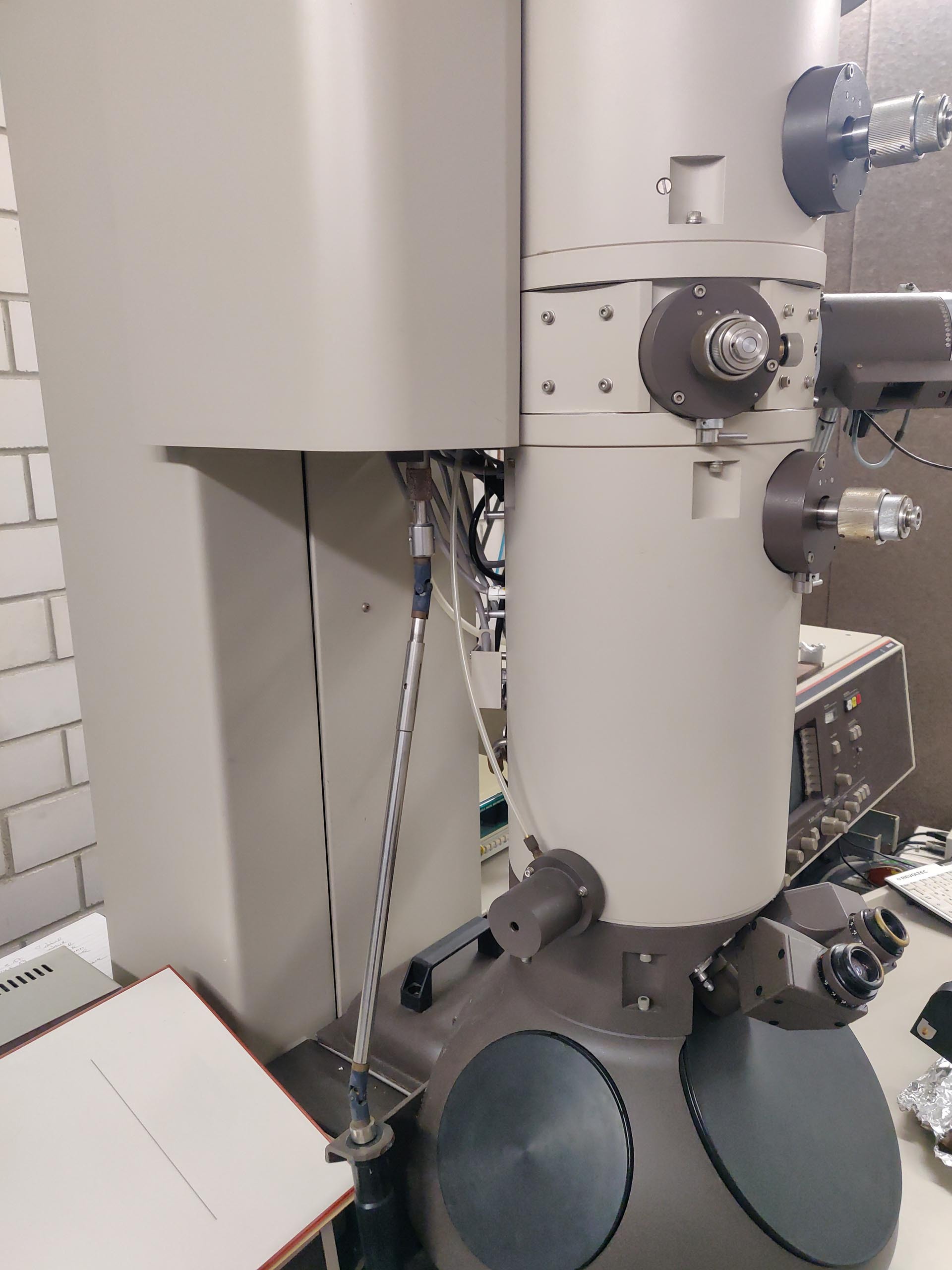 PHILIPS / FEI CM20 SEM used for sale price #293766563 > buy from CAE