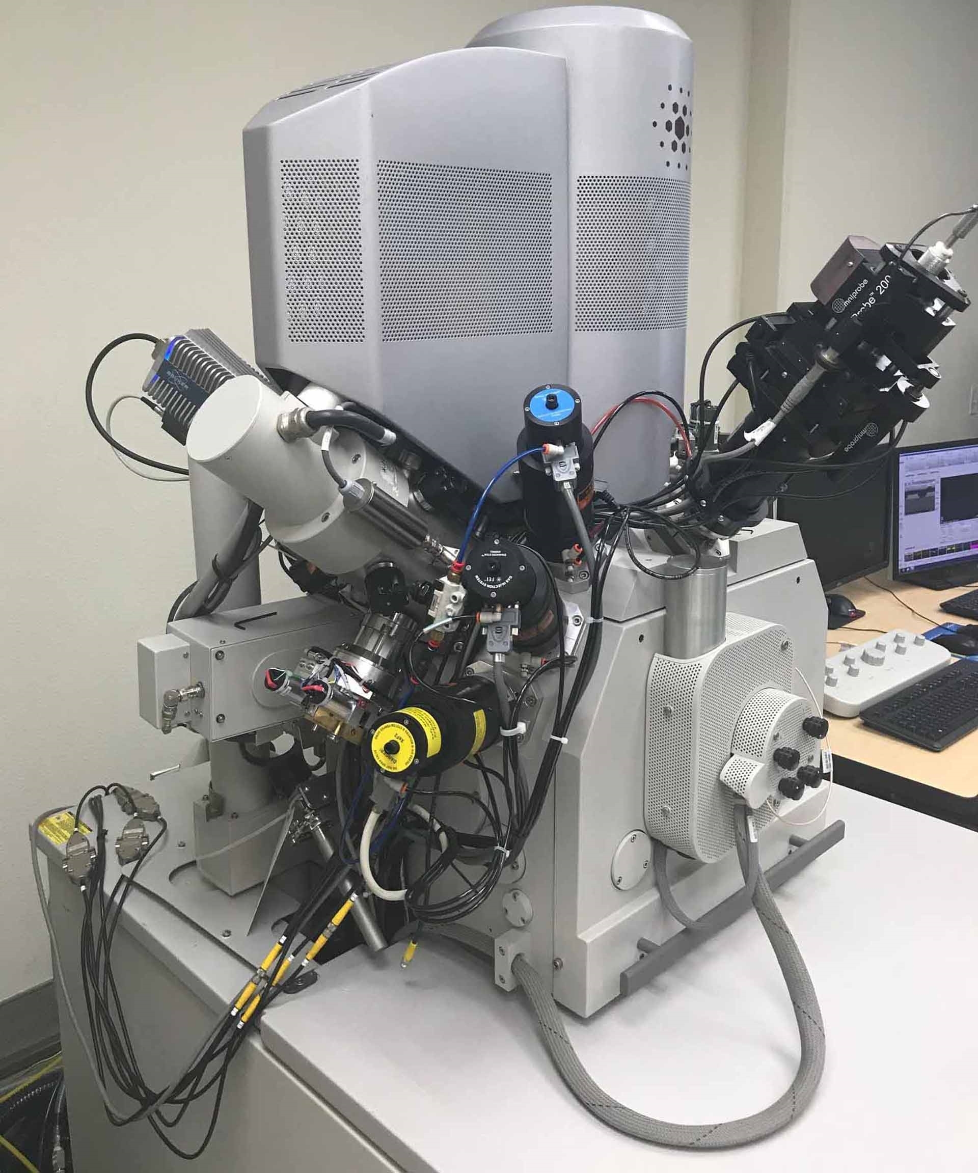 PHILIPS / FEI Quanta 3D FEG SEM used for sale price #9272543 > buy from CAE