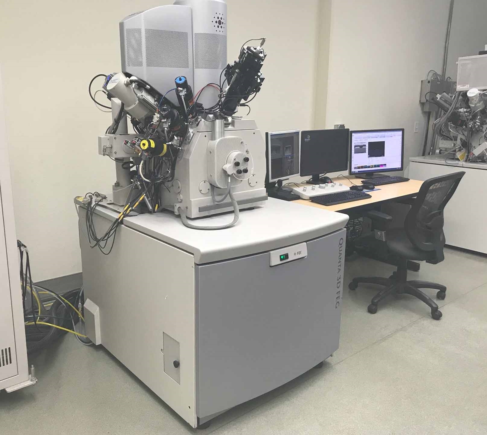 PHILIPS / FEI Quanta 3D FEG SEM used for sale price #9272543 > buy from CAE