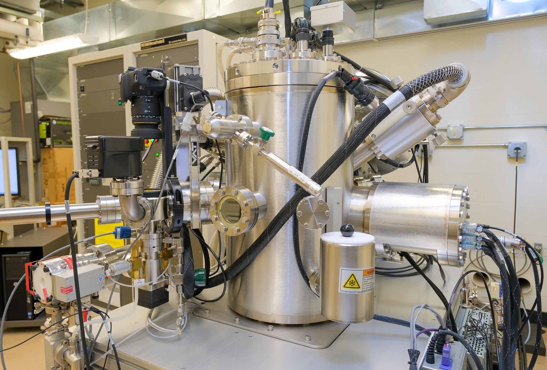 ULVAC / PHYSICAL ELECTRONICS / PERKIN ELMER PHI 5000 Versaprobe II ...