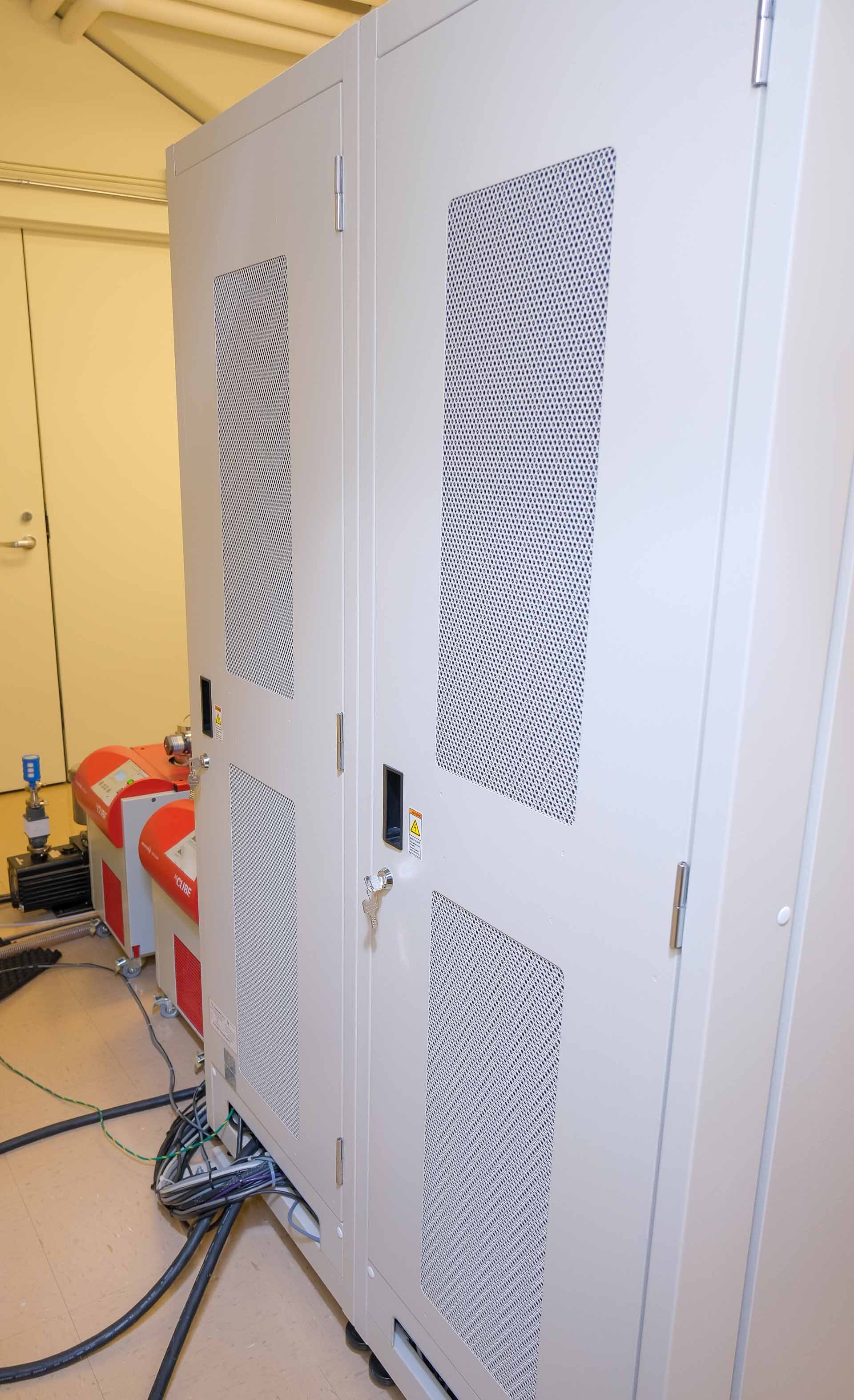 ULVAC / PHYSICAL ELECTRONICS / PERKIN ELMER PHI 5000 Versaprobe II ...