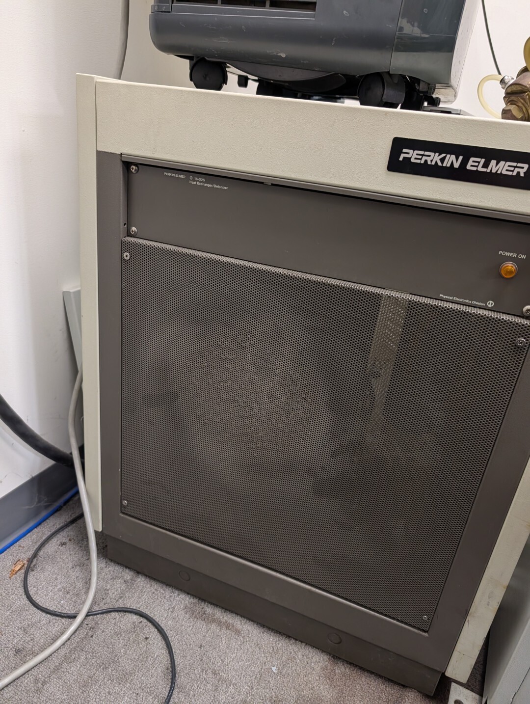 PHYSICAL ELECTRONICS / PHI XPS System X-ray Equipment used for sale ...