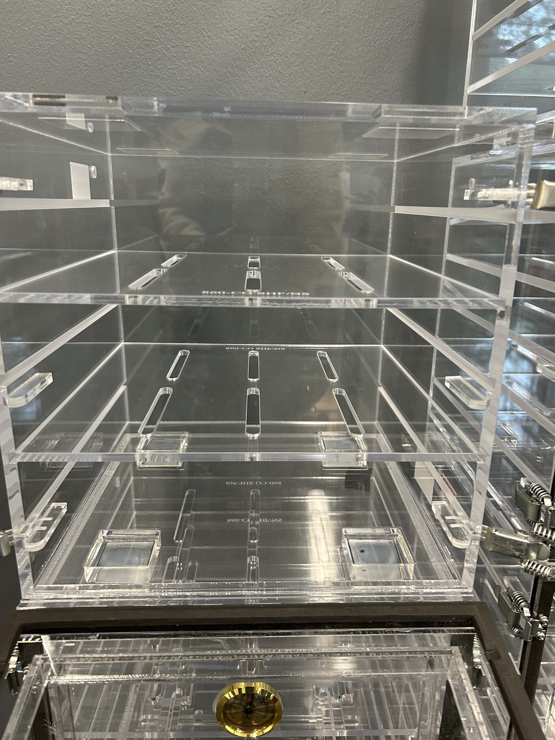 PLAS-LABS 860-CG Lab Equipment used for sale price #293807800 > buy ...