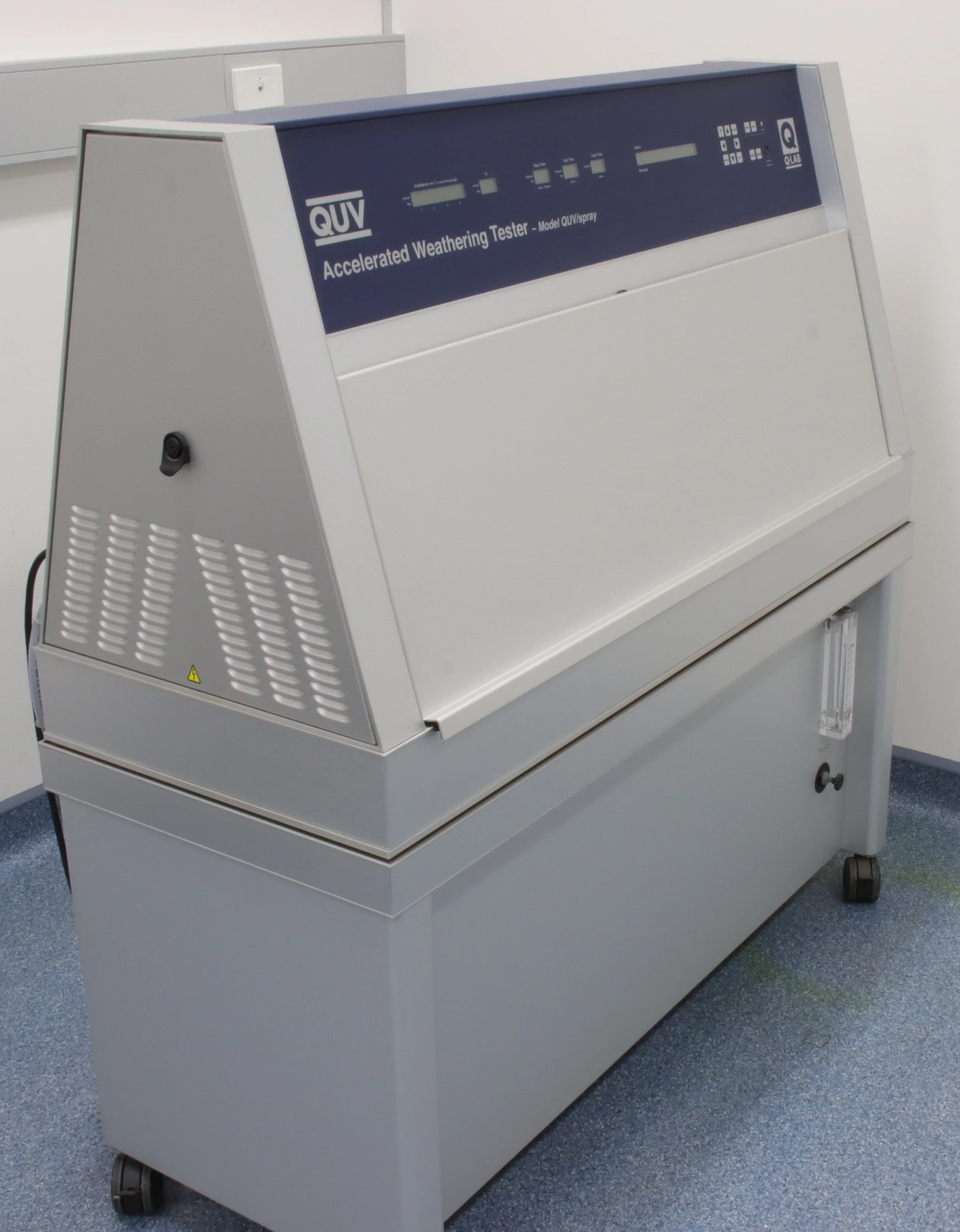 Q-LAB QUV / Spray / RP 실험실 장비 & 액세서리 판매 가격 #9235915, 2013에 사용됨 > CAE에서 구매