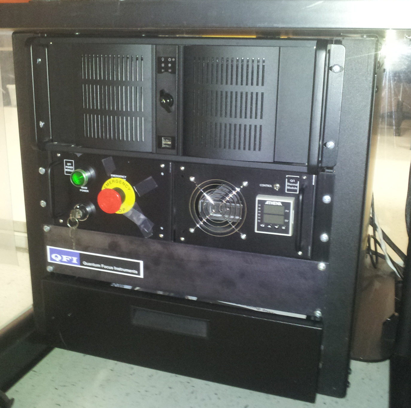 QUANTUM FOCUS INSTRUMENTS / QFI InfraScope II 현미경 판매 가격 #9050349에 사용됨 ...