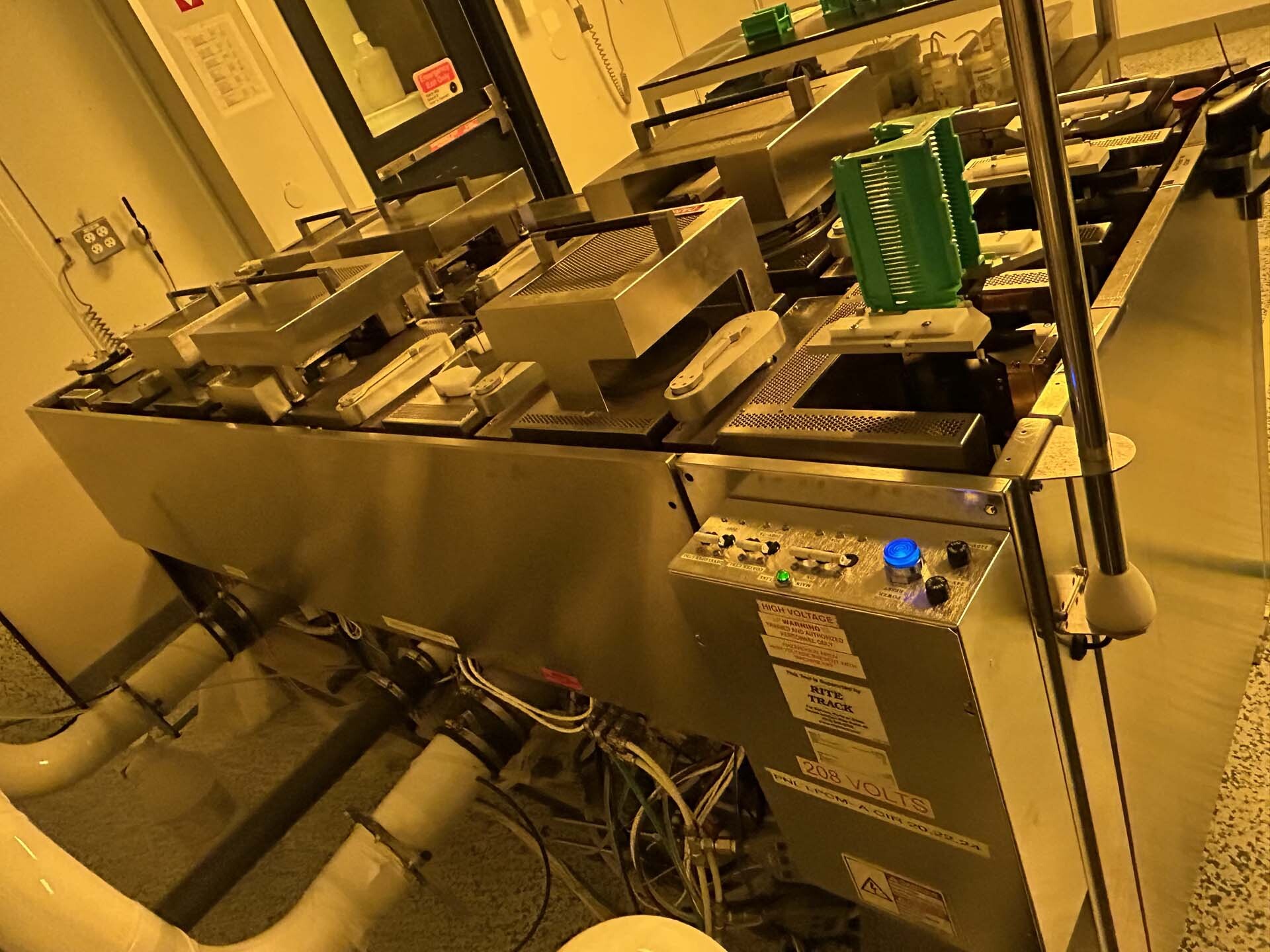 RITE TRACK SVG 8800 Photoresist used for sale price #293768008 > buy ...