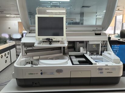 Used ROCHE / HITACHI Cobas e 411 LAB EQUIPMENT AND ACCESSORIES for sale ...