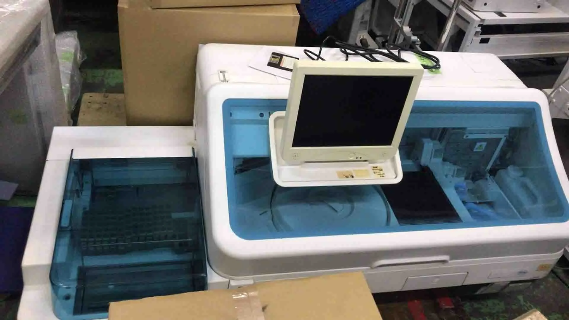 ROCHE Cobas E411 実験装置及び付属品 はセール価格 #9182719 で使用されています > CAE から購入