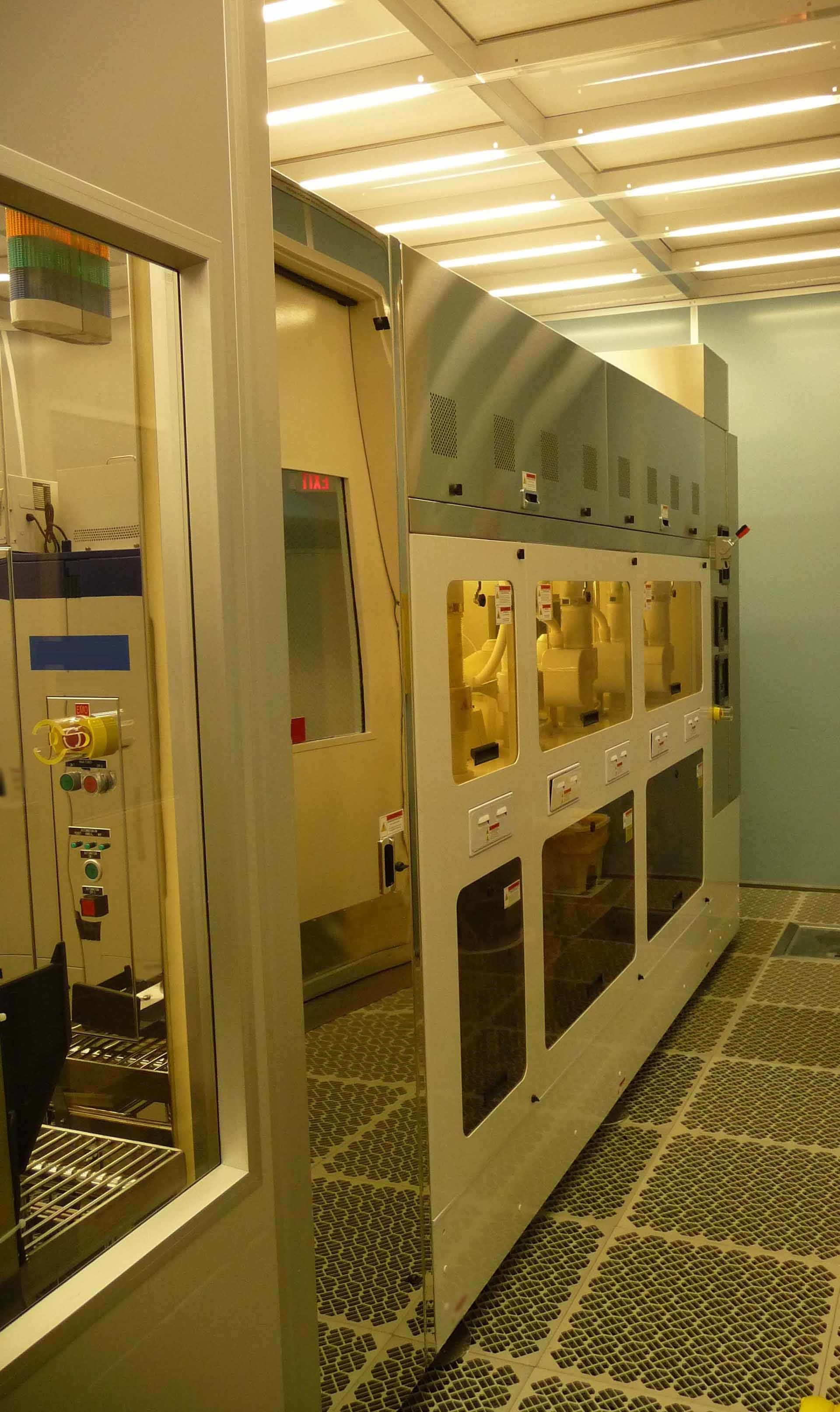 SEMITOOL Raider ECD 210 Photoresist used for sale price #9225083 > buy ...