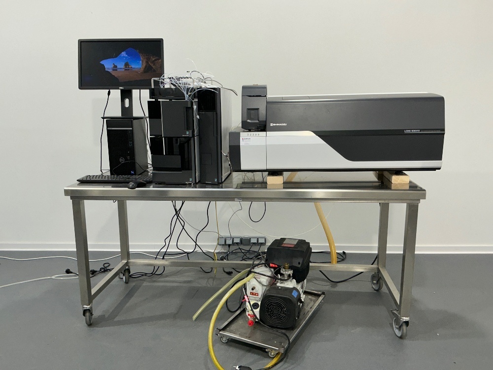 SHIMADZU 8060 Spectrometer used for sale price #293820180, 2021 > buy ...