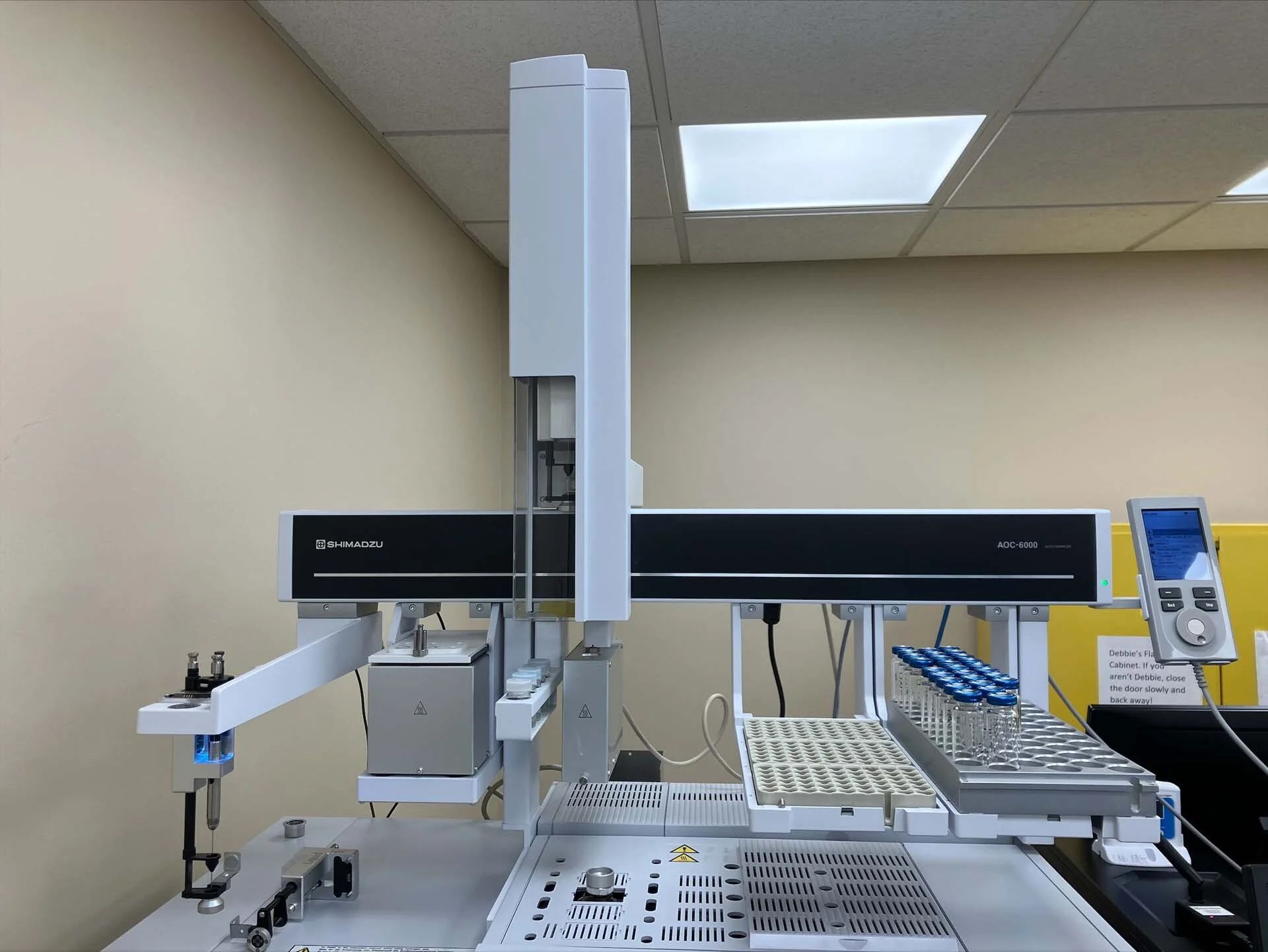 SHIMADZU AOC-6000 분광계 판매 가격 #293646409, 2017에 사용됨 > CAE에서 구매