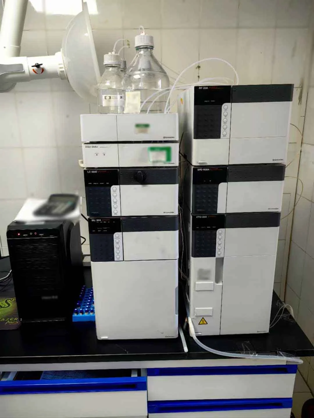 SHIMADZU HPLC System 분광계 판매 가격 #293751435에 사용됨 > CAE에서 구매
