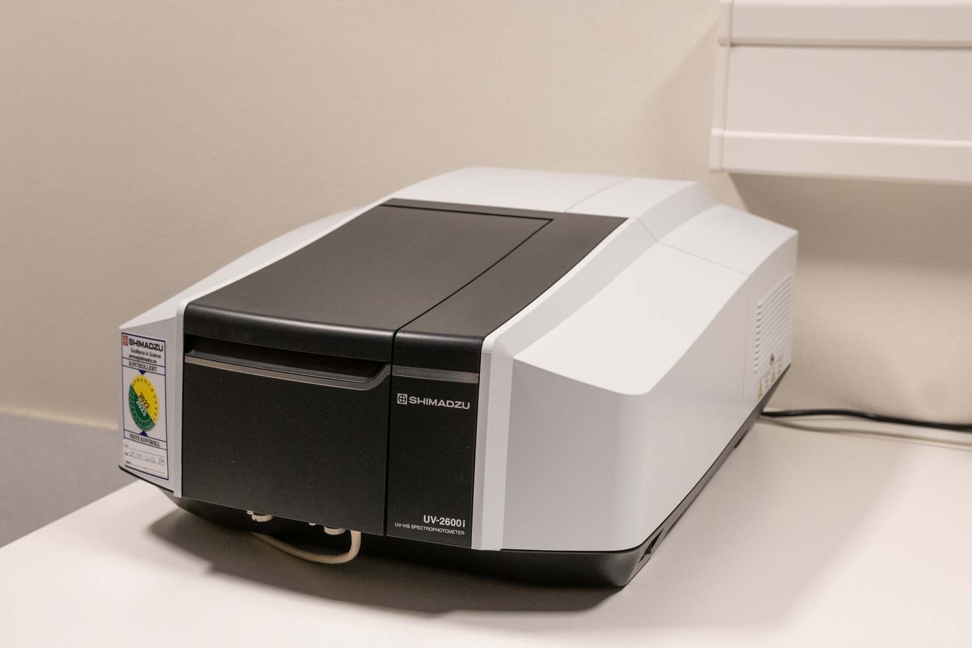 SHIMADZU UV-2600i Spectrometer 사용됨 판매용 가격 #293670999, > 구매 로부터 CAE