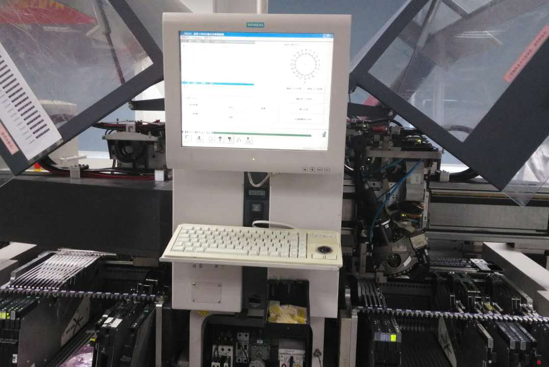 SIEMENS Siplace X4 판매 가격 #9115118, 2009에 사용됨 > CAE에서 구매