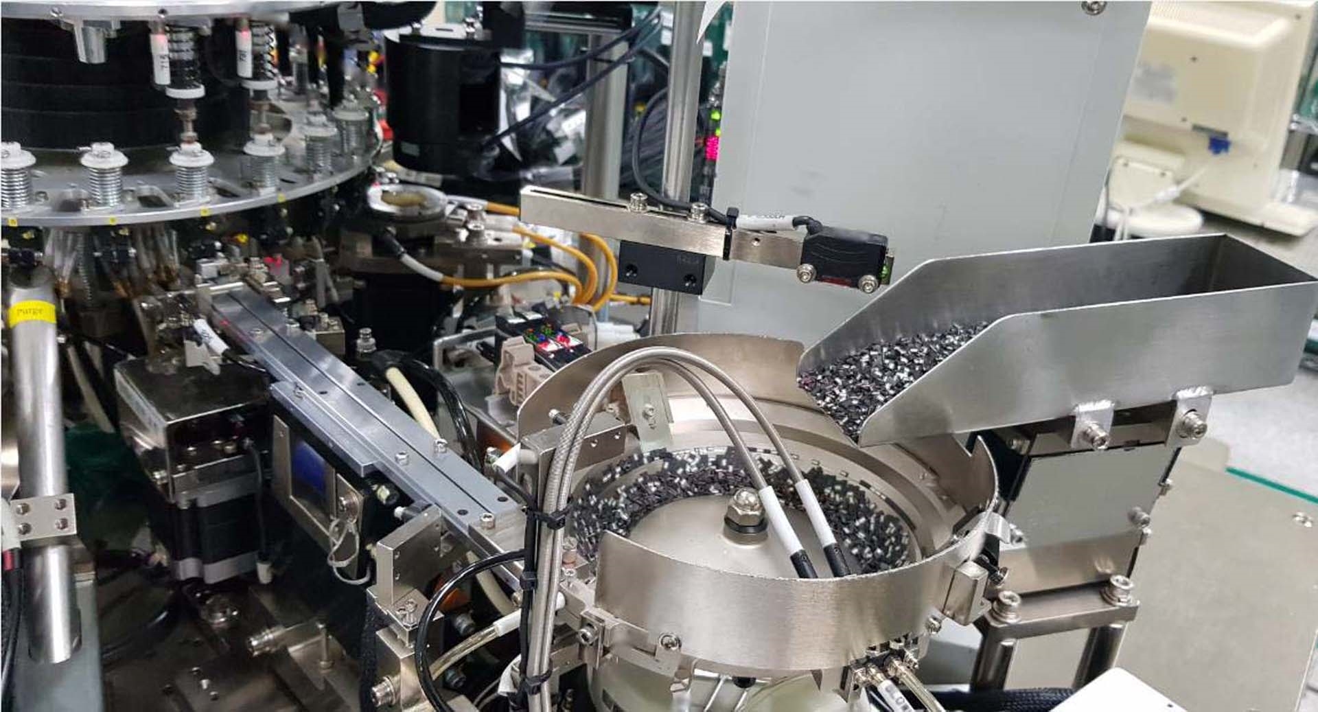 SRM XD 244 Handler used for sale price #9228142, 2012 > buy from CAE