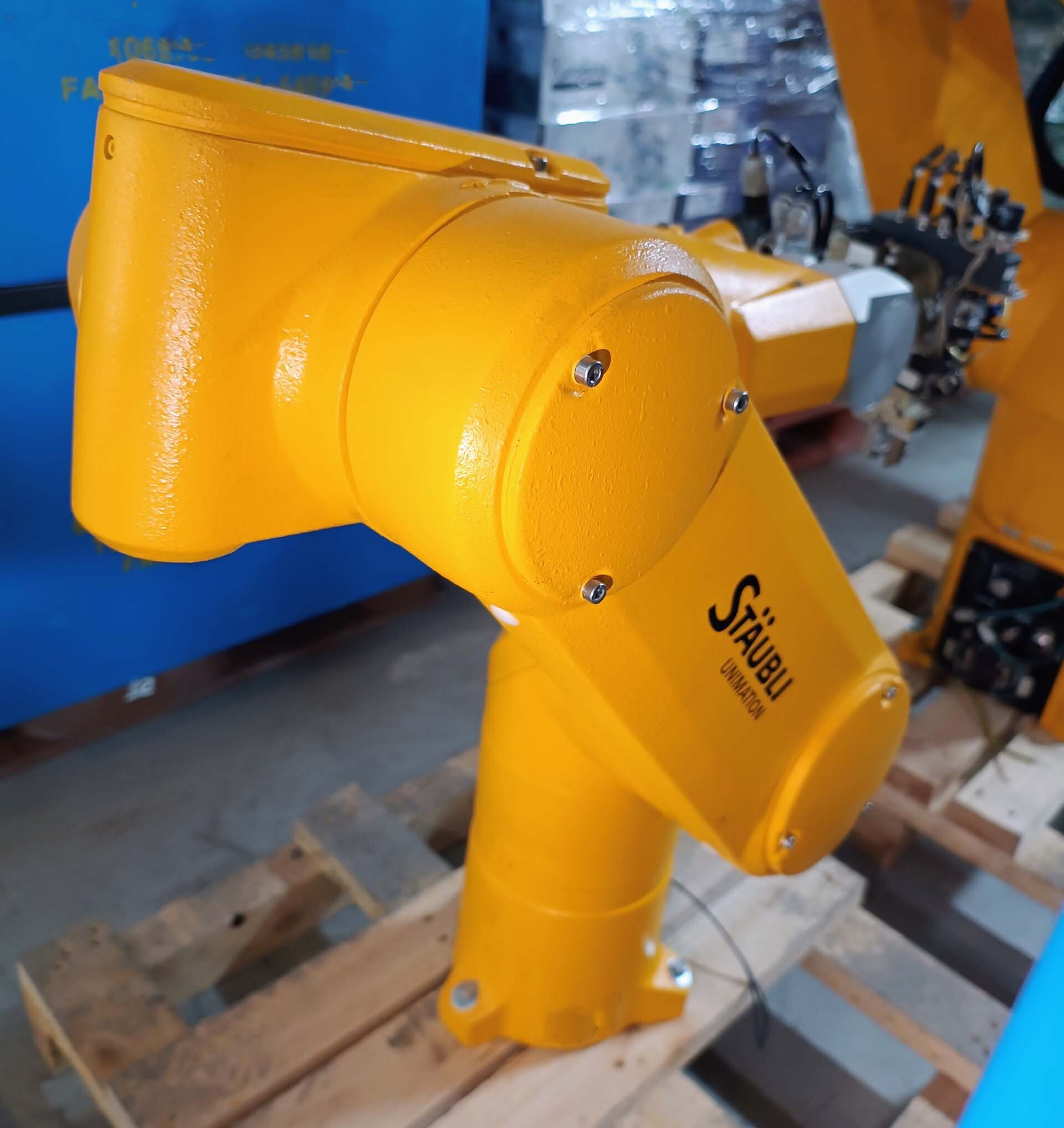 STAUBLI TX60 L 晶圓傳送模組 用於銷售價格 #293768326, 2012 > 從 CAE 購買