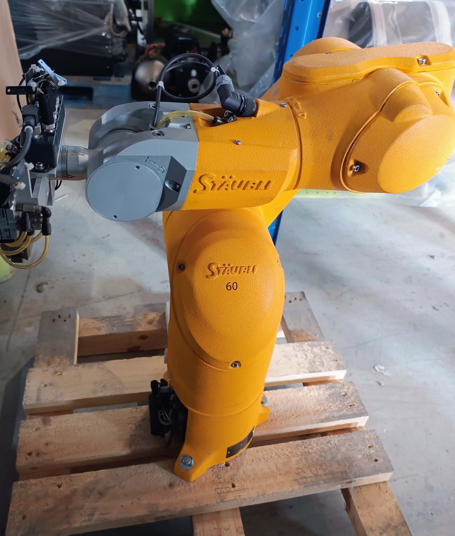 STAUBLI TX60 Wafer Handler used for sale price #293768322, 2010 > buy ...