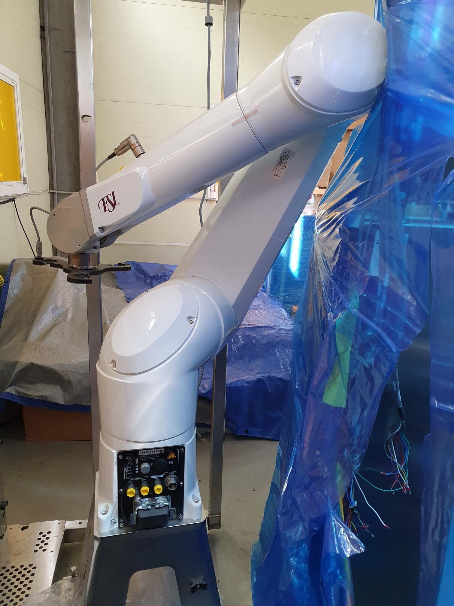 STAUBLI TX90 XLSCRfsi2 used for sale price #9294303, 2009 > buy from CAE