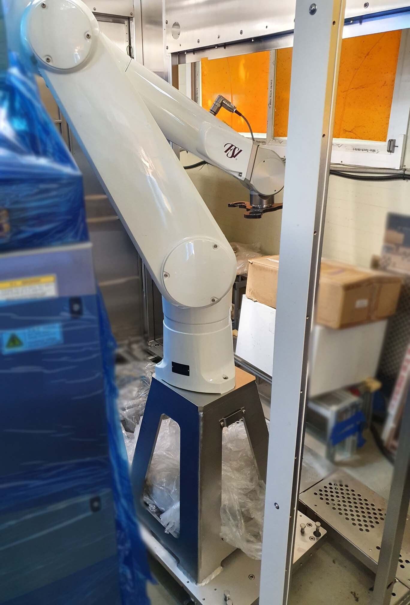 STAUBLI TX90 XLSCRfsi2 Wafer Handler used for sale price #9294303, 2009 ...