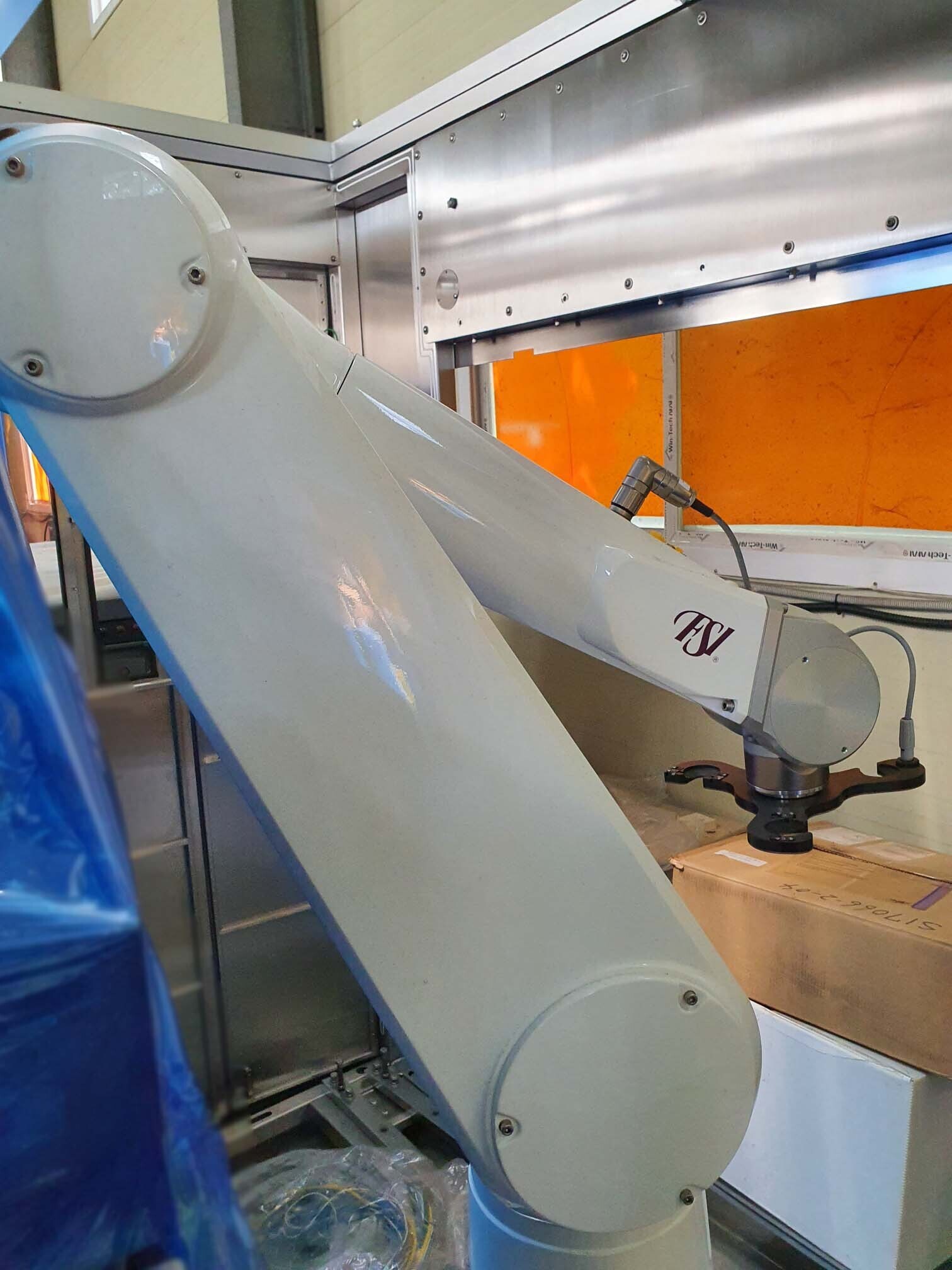 STAUBLI TX90 XLSCRfsi2 Wafer Handler used for sale price #9294303, 2009 ...