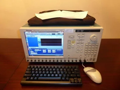 TEKTRONIX AWG 7122C Electronic Test Equipment used for sale price ...