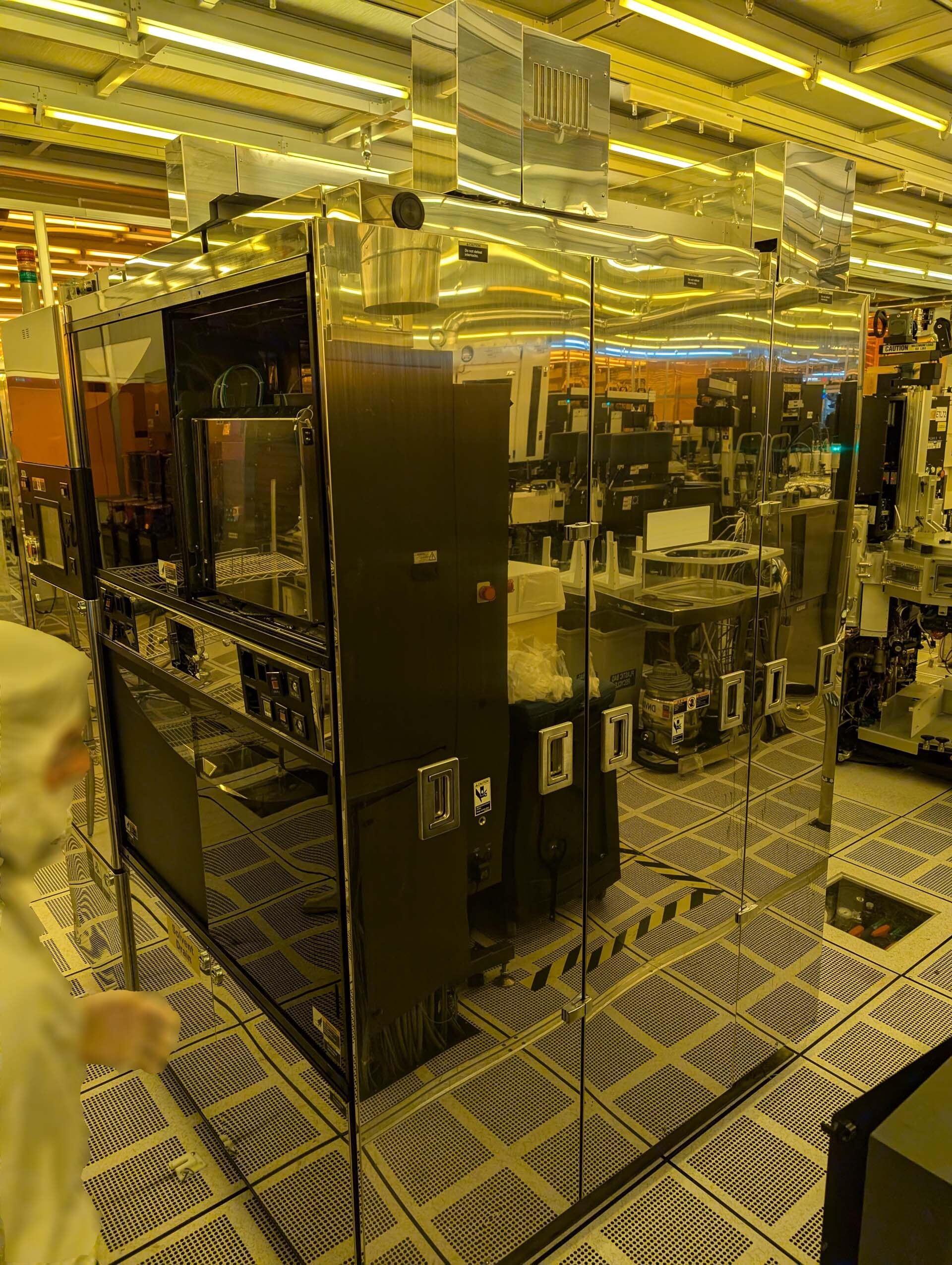 TEL / TOKYO ELECTRON Clean Track ACT 8 Photoresist used for sale price ...