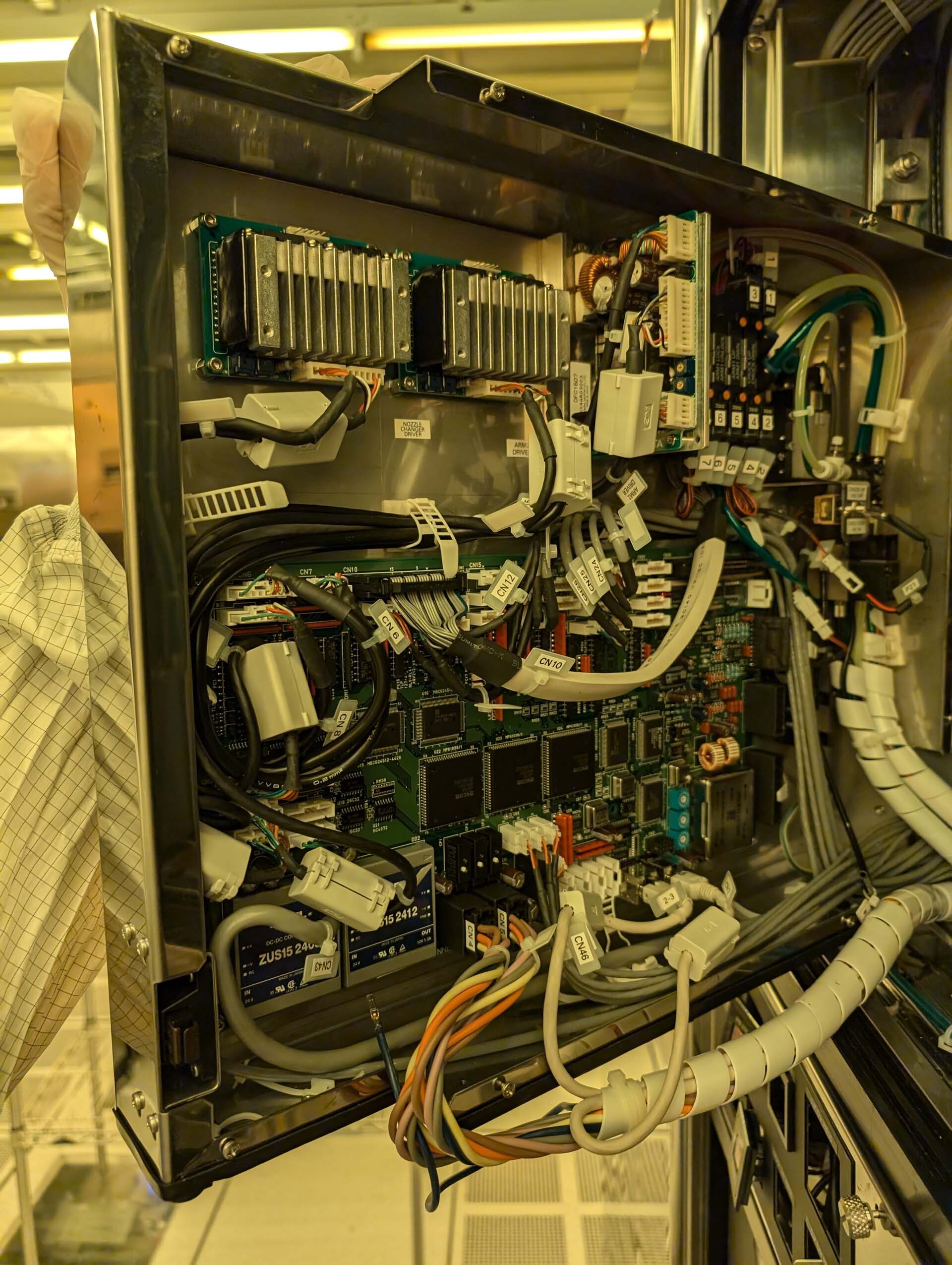 TEL / TOKYO ELECTRON Clean Track ACT 8 光阻 用于销售价格 #293767233, 2003 > 从 ...