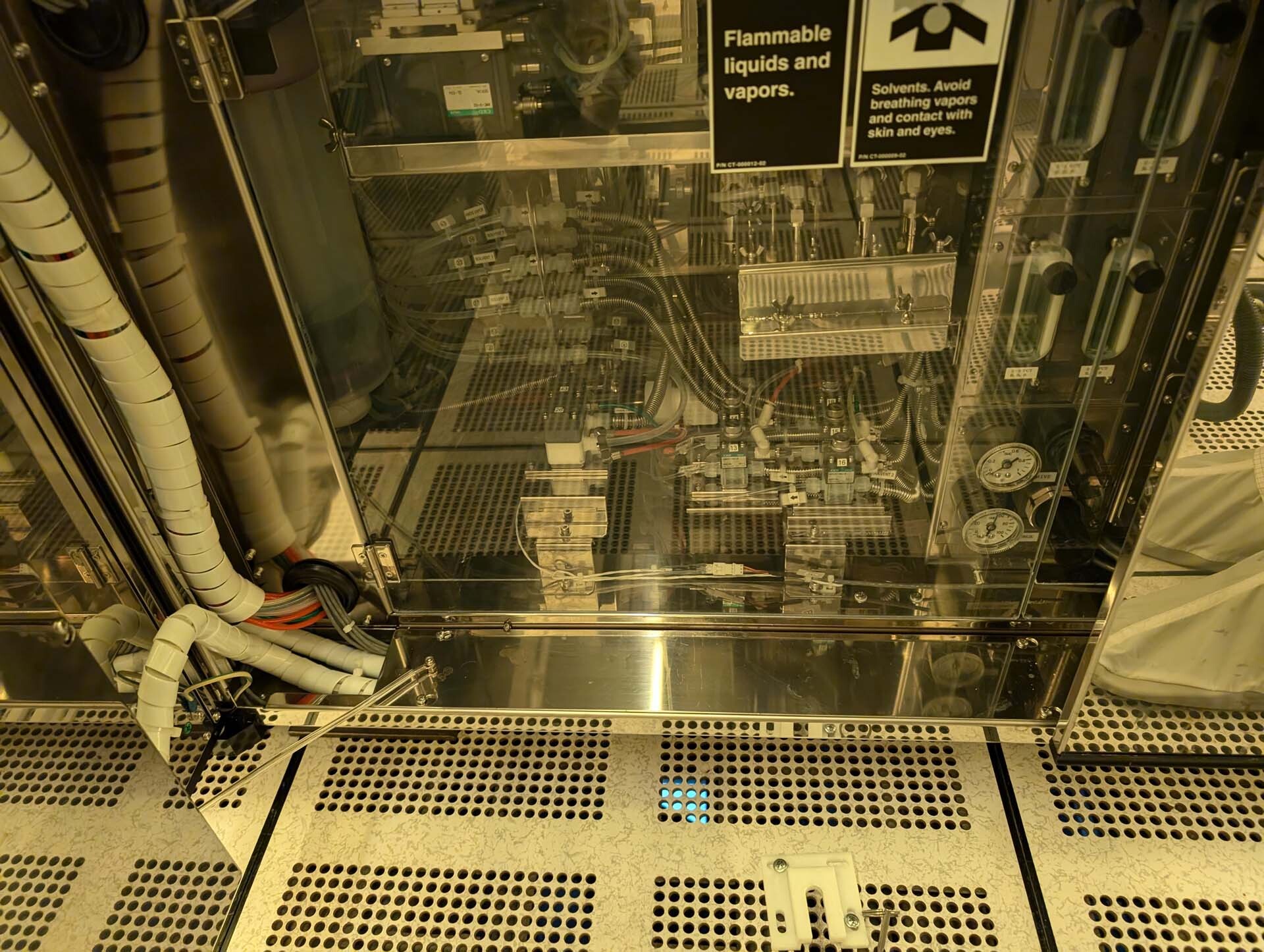 TEL / TOKYO ELECTRON Clean Track ACT 8 光阻 用于销售价格 #293767233, 2003 > 从 ...