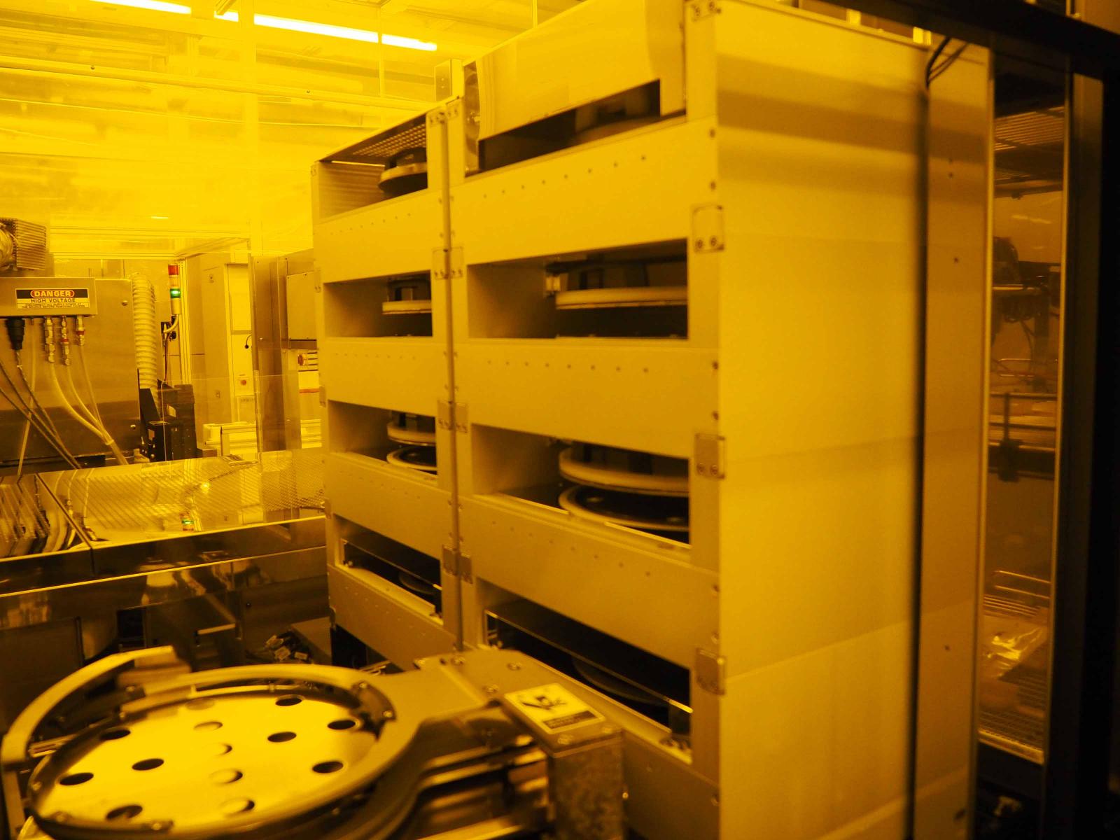 TEL / TOKYO ELECTRON Clean Track Mark 7 Photoresist used for sale price ...