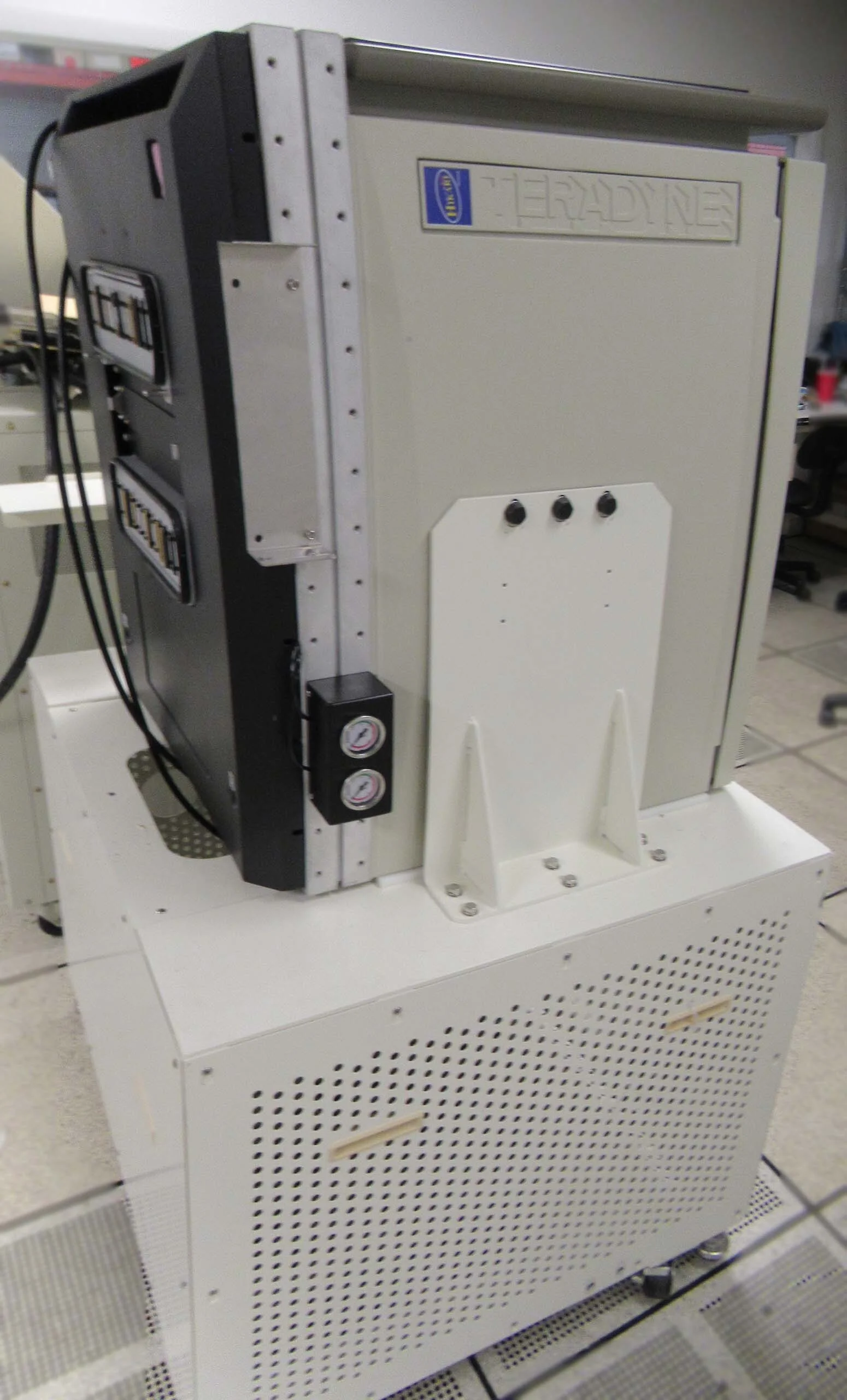 TERADYNE J750 Final Testing Equipment used for sale price #9411726 ...