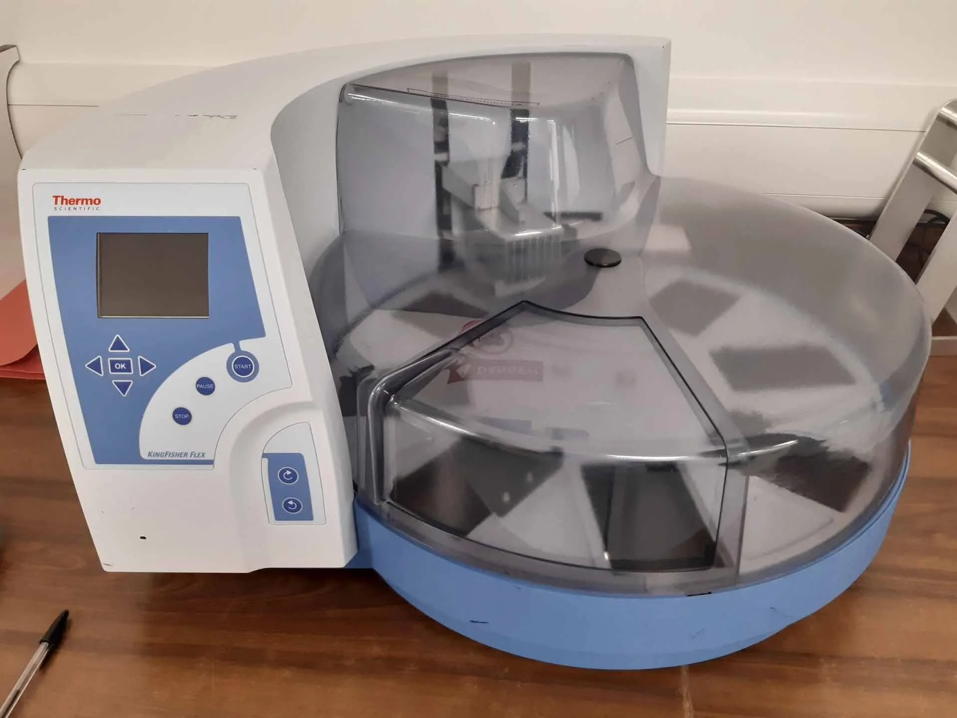 THERMO FISHER SCIENTIFIC KingFisher Flex Lab Equipment used for sale ...