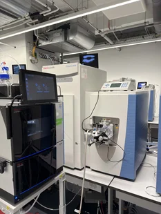 THERMO FISHER SCIENTIFIC Q Exactive HF-X Spectrometer used for sale ...