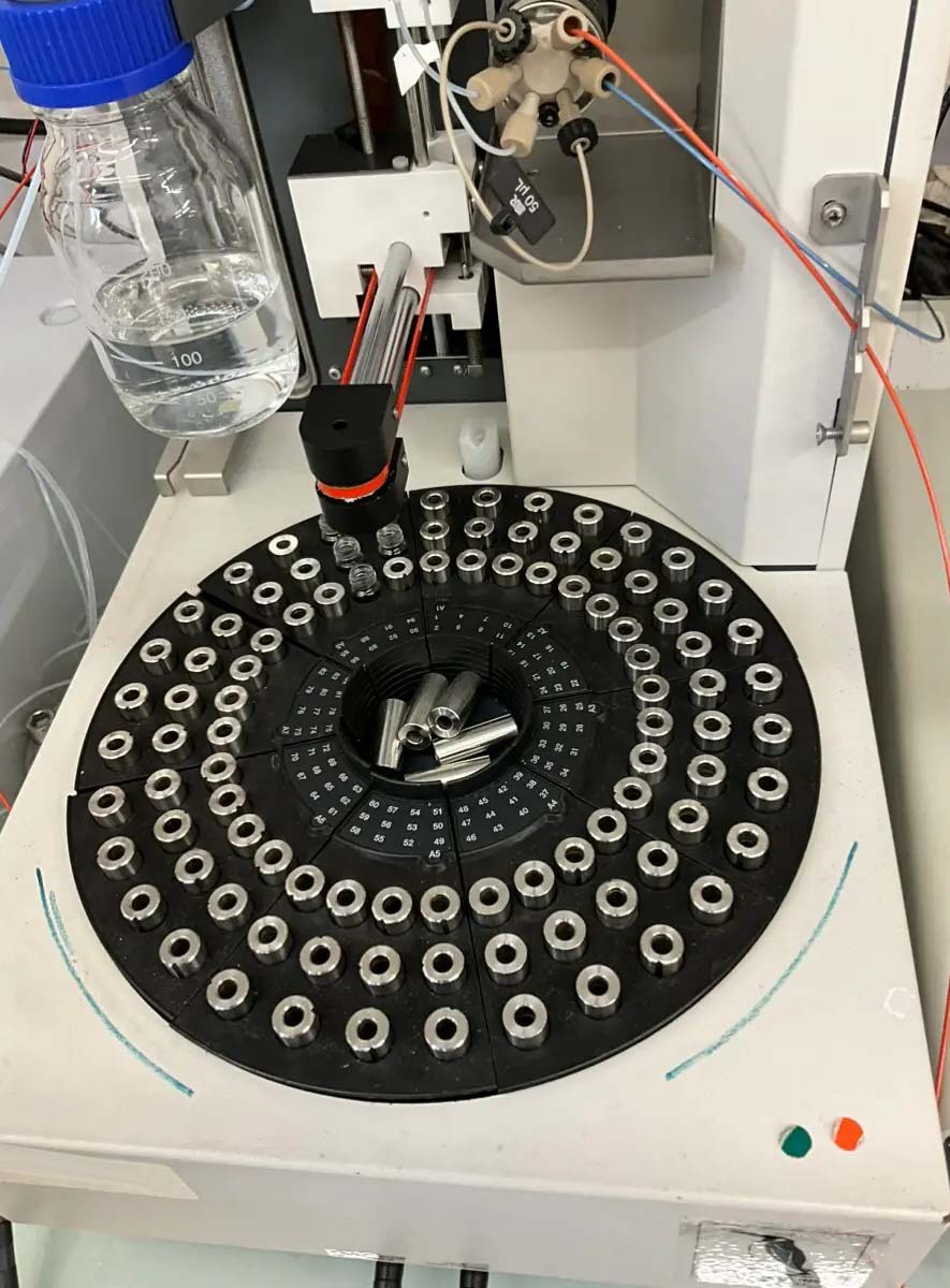 THERMO SCIENTIFIC / DIONEX HPLC System Spectrophotometer used for sale ...