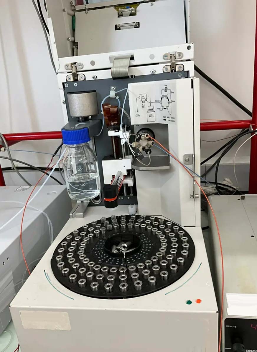 THERMO SCIENTIFIC / DIONEX HPLC System Spectrophotometer used for sale ...