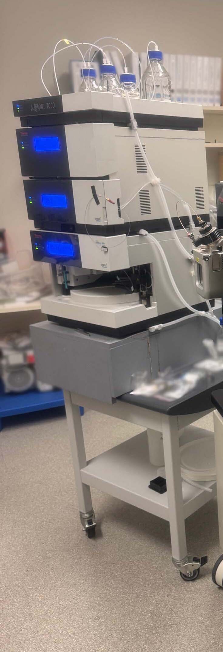 THERMO SCIENTIFIC / DIONEX Ultimate 3000 Spectrophotometer used for ...