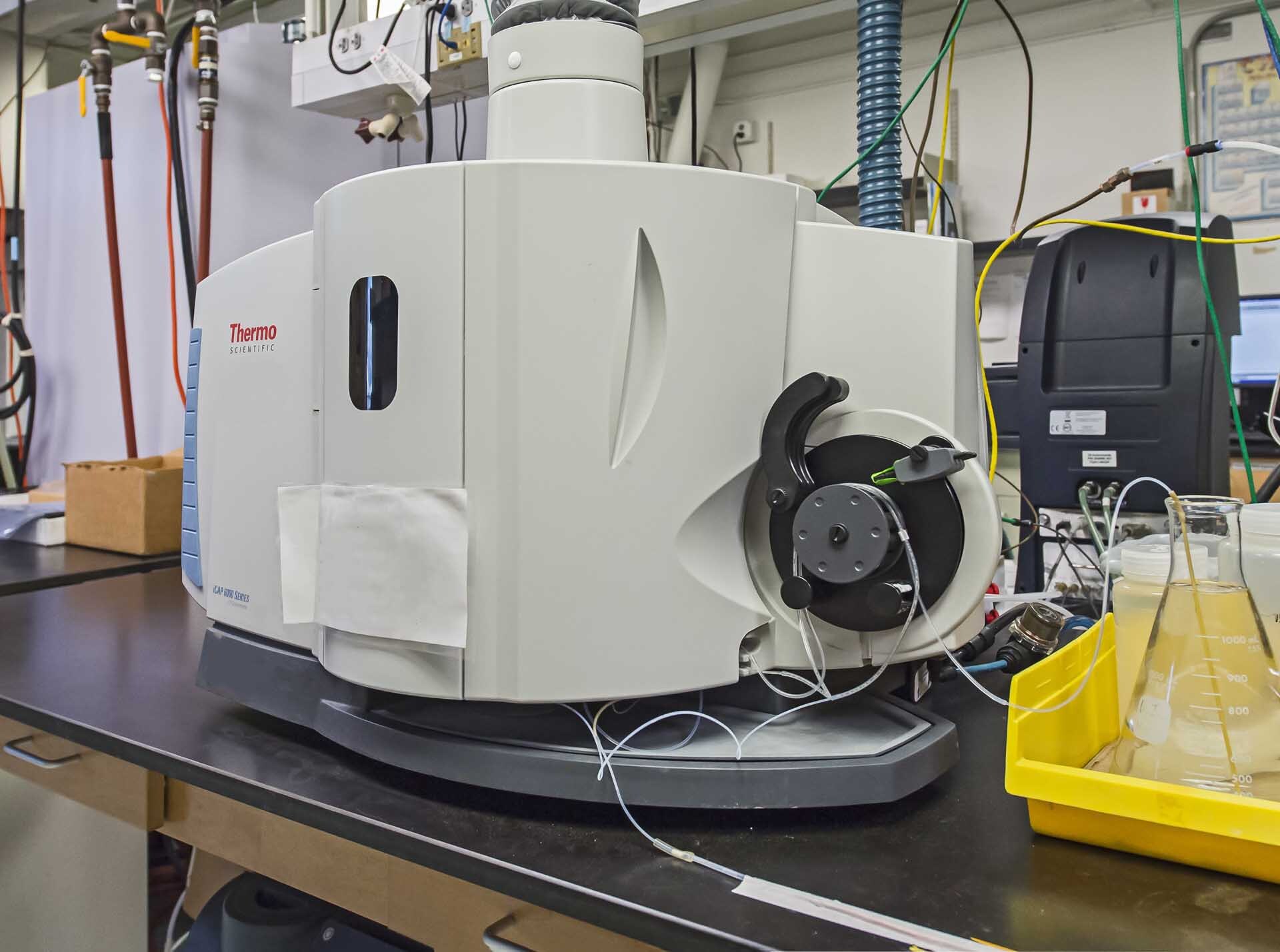 THERMO SCIENTIFIC iCAP 6300 Spectrometer used for sale price #9398689 ...