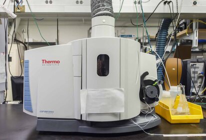 THERMO SCIENTIFIC iCAP 6300 Spectrometer used for sale price #9398689 ...